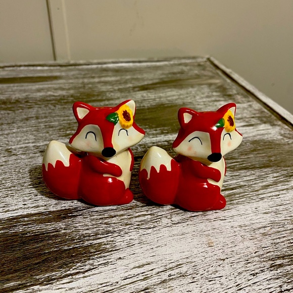 Kitchen | New Fox Couple Salt Pepper Shakers Set Dinner Table ...